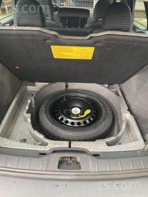 Melns Volvo V50 2006 Daugavpils, ar dzinēja tilpumu 1.60 L un nobraukumu 251 tūkst. km par 2100 €, foto 9 vietnē AUTOMOTO.COM.LV