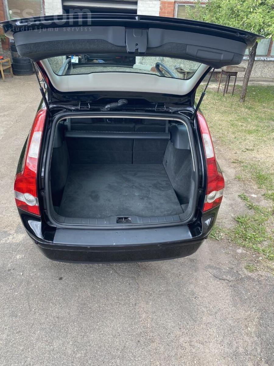 Melns Volvo V50 2006 Daugavpils, ar dzinēja tilpumu 1.60 L un nobraukumu 251 tūkst. km par 2100 €, foto 11 vietnē AUTOMOTO.COM.LV