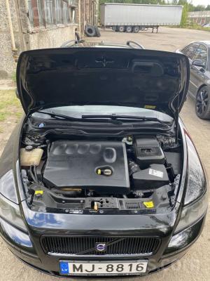 Melns Volvo V50 2006 Daugavpils, ar dzinēja tilpumu 1.60 L un nobraukumu 251 tūkst. km par 2100 €, foto 12 vietnē AUTOMOTO.COM.LV