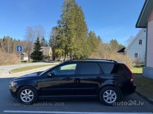 Black Volvo V50 2006 in Kehra, with an engine capacity of 1.60 L and mileage of 250 thousand km for 3300 €, photo 8 on AUTOMOTO.COM.LV