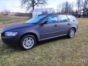 Black Volvo V50 2006 in Gulbene, with an engine capacity of 1.60 L and mileage of 378 thousand km for 1200 €, photo 4 on AUTOMOTO.COM.LV