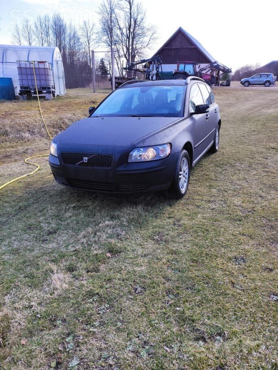 Black Volvo V50 2006 in Gulbene, with an engine capacity of 1.60 L and mileage of 378 thousand km for 1200 €, photo 5 on AUTOMOTO.COM.LV