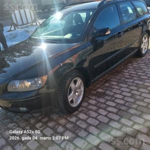 Черный Вольво В50 2006 в Резекне, объемом двигателя 2.00 л и пробегом 300 тыс. км за 2100 €, фото 3 на AUTOMOTO.COM.LV