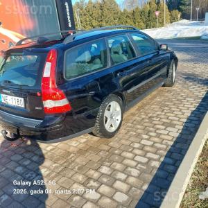 Черный Вольво В50 2006 в Резекне, объемом двигателя 2.00 л и пробегом 300 тыс. км за 2100 €, фото 4 на AUTOMOTO.COM.LV