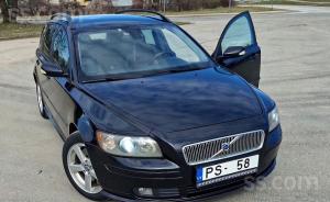 Черный Вольво В50 2006 в Огре, объемом двигателя 2.40 л и пробегом 326 тыс. км за 2026 €, фото 10 на AUTOMOTO.COM.LV