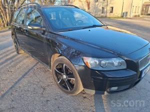 Melns Volvo V50 2006 Ogre, ar dzinēja tilpumu 2.40 L un nobraukumu 346 tūkst. km par 2000 €, foto 3 vietnē AUTOMOTO.COM.LV