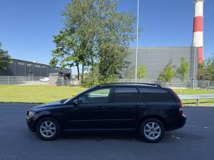 Black Volvo V50 2006 in Paide, with an engine capacity of 1.60 L and mileage of 249 thousand km for 2850 €, photo 4 on AUTOMOTO.COM.LV
