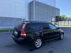 Black Volvo V50 2006 in Paide, with an engine capacity of 1.60 L and mileage of 249 thousand km for 2850 €, photo 6 on AUTOMOTO.COM.LV