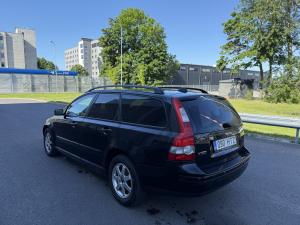 Black Volvo V50 2006 in Paide, with an engine capacity of 1.60 L and mileage of 249 thousand km for 2850 €, photo 19 on AUTOMOTO.COM.LV