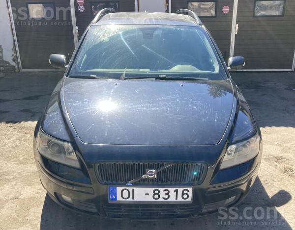 Черный Вольво В50 2006 в Рига, объемом двигателя 2.40 л и пробегом 436 тыс. км за 1000 €, фото 2 на AUTOMOTO.COM.LV