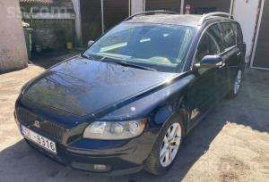 Black Volvo V50 2006 in Riga, with an engine capacity of 2.40 L and mileage of 436 thousand km for 1000 €, photo 5 on AUTOMOTO.COM.LV