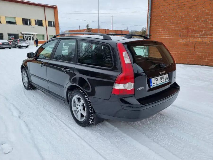 Черный Вольво В50 2006 в Екабпилс, объемом двигателя 1.60 л и пробегом 371 тыс. км за 2150 €, фото 8 на AUTOMOTO.COM.LV