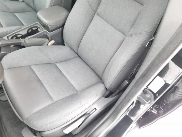 Black Volvo V50 2006 in Jekabpils, with an engine capacity of 1.60 L and mileage of 371 thousand km for 2150 €, photo 9 on AUTOMOTO.COM.LV
