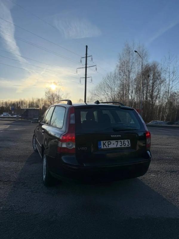 Черный Вольво В50 2006 в Рига, объемом двигателя 1.60 л и пробегом 230 тыс. км за 1750 €, фото 5 на AUTOMOTO.COM.LV