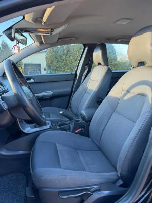 Melns Volvo V50 2006 Rīga, ar dzinēja tilpumu 1.60 L un nobraukumu 230 tūkst. km par 1750 €, foto 7 vietnē AUTOMOTO.COM.LV