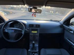 Melns Volvo V50 2006 Rīga, ar dzinēja tilpumu 1.60 L un nobraukumu 230 tūkst. km par 1750 €, foto 10 vietnē AUTOMOTO.COM.LV