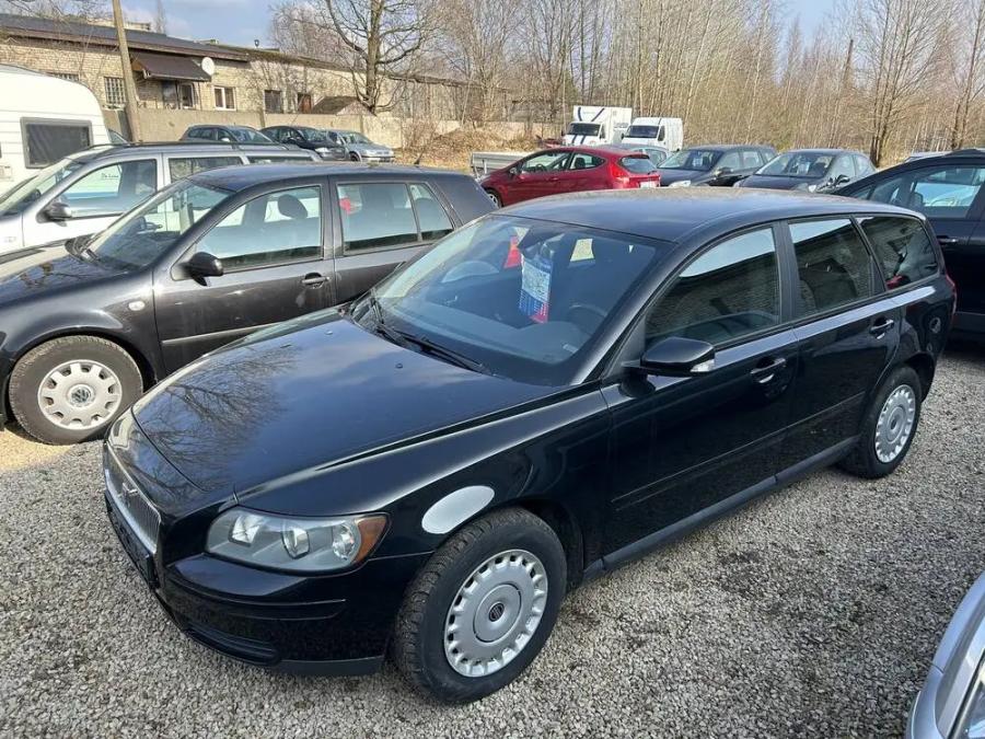 Melns Volvo V50 2006 Limbaži, ar dzinēja tilpumu 1.60 L un nobraukumu 228 tūkst. km par 3250 €, foto 1 vietnē AUTOMOTO.COM.LV