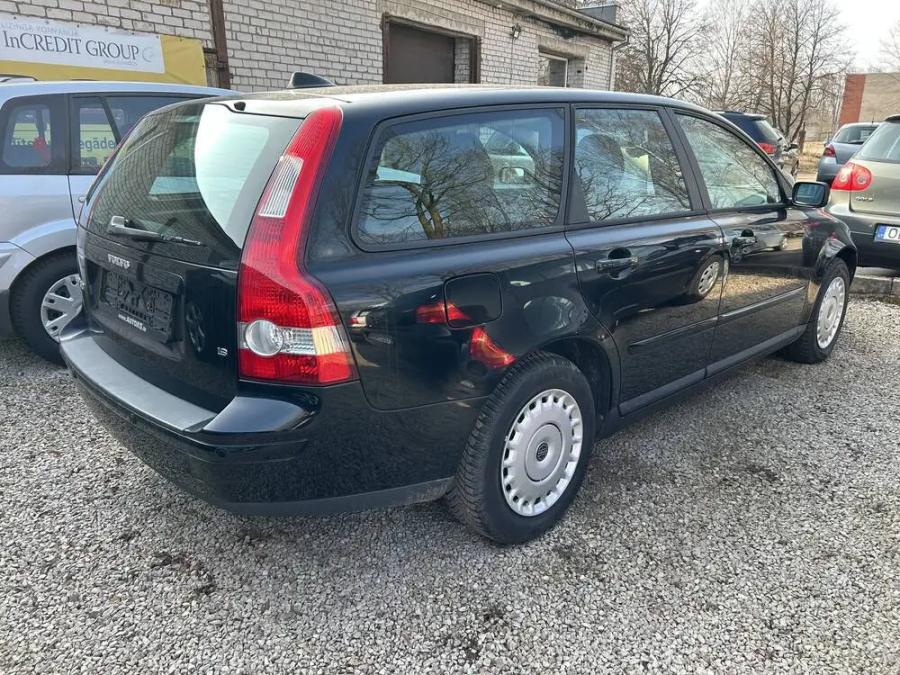 Melns Volvo V50 2006 Limbaži, ar dzinēja tilpumu 1.60 L un nobraukumu 228 tūkst. km par 3250 €, foto 5 vietnē AUTOMOTO.COM.LV