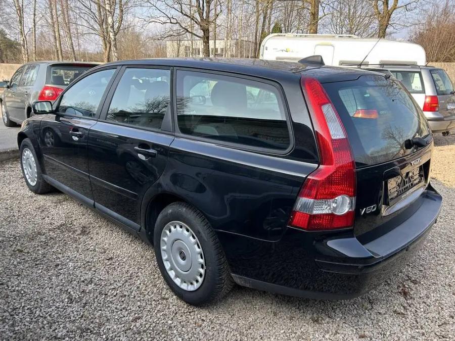 Melns Volvo V50 2006 Limbaži, ar dzinēja tilpumu 1.60 L un nobraukumu 228 tūkst. km par 3250 €, foto 6 vietnē AUTOMOTO.COM.LV