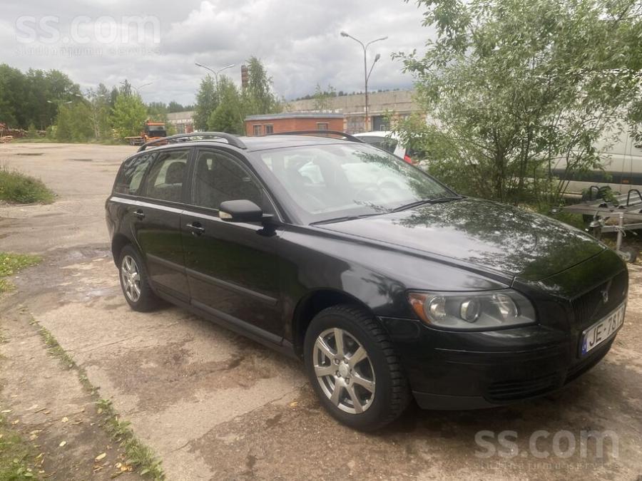 Черный Вольво В50 2006 в Даугавпилс, объемом двигателя 1.60 л и пробегом 251 тыс. км за 2000 €, фото 7 на AUTOMOTO.COM.LV