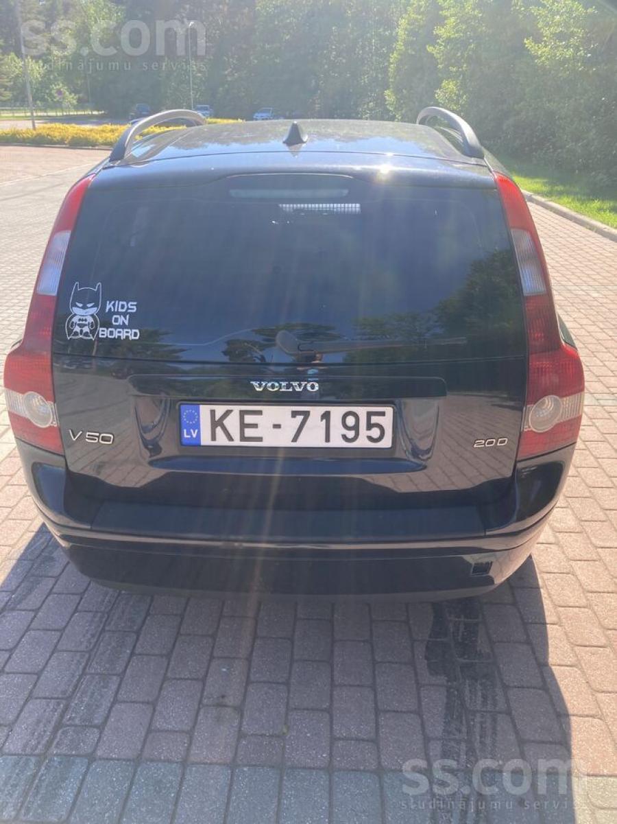 Melns Volvo V50 2006 Ventspils, ar dzinēja tilpumu 2.00 L un nobraukumu 220 tūkst. km par 2150 €, foto 5 vietnē AUTOMOTO.COM.LV