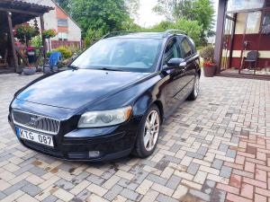 Black Volvo V50 2006 in Vilnius, with an engine capacity of 2.40 L and mileage of 296 thousand km for 1500 €, photo  on AUTOMOTO.COM.LV