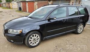 Black Volvo V50 2006 in Rezekne, with an engine capacity of 2.00 L and mileage of 368 thousand km for 1300 €, photo 3 on AUTOMOTO.COM.LV