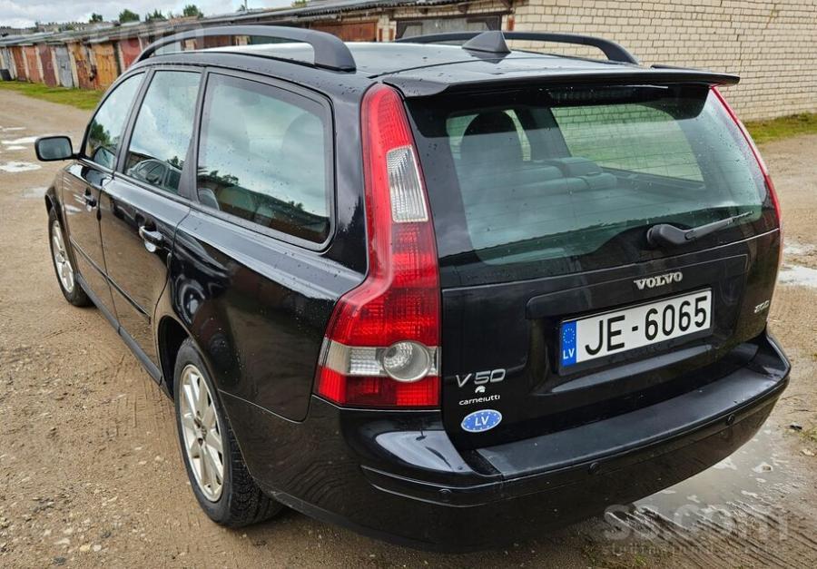 Black Volvo V50 2006 in Rezekne, with an engine capacity of 2.00 L and mileage of 368 thousand km for 1300 €, photo 5 on AUTOMOTO.COM.LV