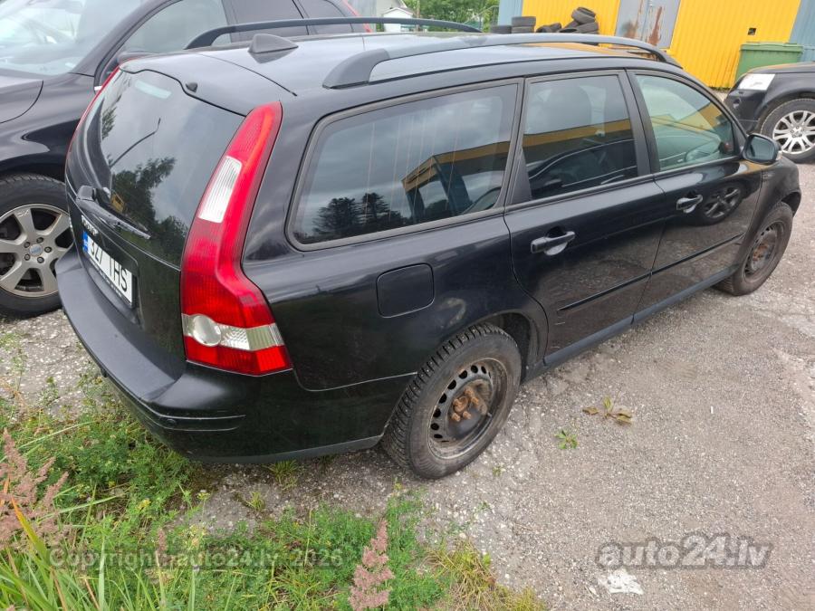 Черный Вольво В50 2006 в Таллин, объемом двигателя 1.60 л и пробегом 0 тыс. км за 399 €, фото 3 на AUTOMOTO.COM.LV