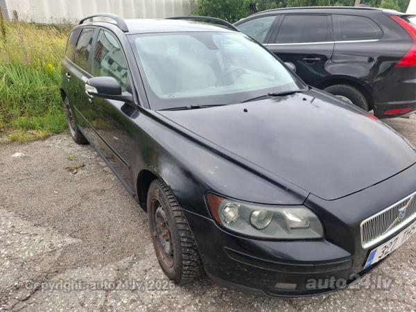 Black Volvo V50 2006 in Tallinn, with an engine capacity of 1.60 L and mileage of 0 thousand km for 399 €, photo 4 on AUTOMOTO.COM.LV