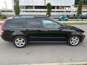 Melns Volvo V50 2006 Rīga, ar dzinēja tilpumu 2.40 L un nobraukumu 366 tūkst. km par 2890 €, foto 4 vietnē AUTOMOTO.COM.LV