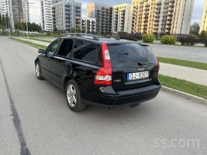 Melns Volvo V50 2006 Rīga, ar dzinēja tilpumu 2.40 L un nobraukumu 366 tūkst. km par 2890 €, foto 6 vietnē AUTOMOTO.COM.LV