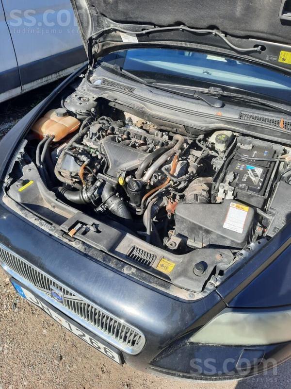 Melns Volvo V50 2006 Valka, ar dzinēja tilpumu 2.00 L un nobraukumu 341 tūkst. km par 1000 €, foto 2 vietnē AUTOMOTO.COM.LV