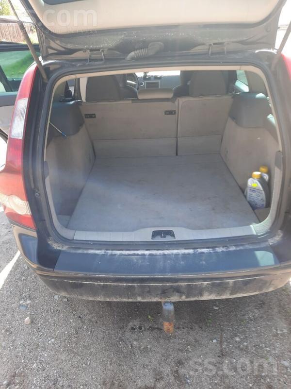 Melns Volvo V50 2006 Valka, ar dzinēja tilpumu 2.00 L un nobraukumu 341 tūkst. km par 1000 €, foto 10 vietnē AUTOMOTO.COM.LV