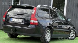 Black Volvo V50 2006 in Riga, with an engine capacity of 1.60 L and mileage of 348 thousand km for 1950 €, photo 5 on AUTOMOTO.COM.LV