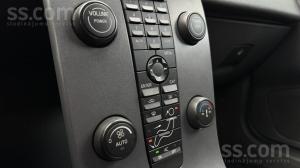 Black Volvo V50 2006 in Riga, with an engine capacity of 1.60 L and mileage of 348 thousand km for 1950 €, photo 14 on AUTOMOTO.COM.LV