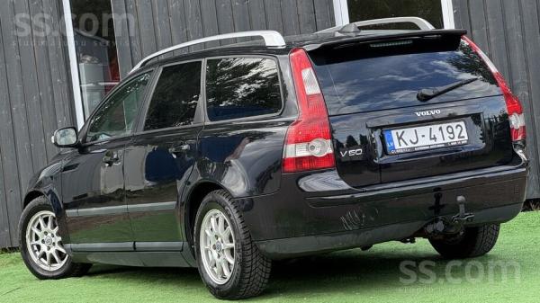 Melns Volvo V50 2006 Rīga, ar dzinēja tilpumu 1.60 L un nobraukumu 348 tūkst. km par 1950 €, foto 3 vietnē AUTOMOTO.COM.LV