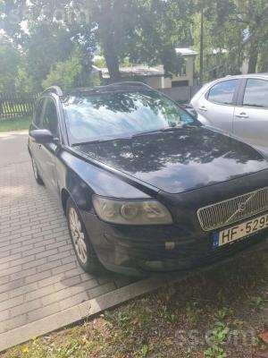 Черный Вольво В50 2006 в Салдус, объемом двигателя 2.00 л и пробегом 440 тыс. км за 1300 €, фото 3 на AUTOMOTO.COM.LV