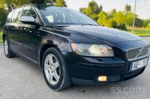 Black Volvo V50 2006 in Dobele, with an engine capacity of 2.40 L and mileage of 338 thousand km for 1450 €, photo  on AUTOMOTO.COM.LV