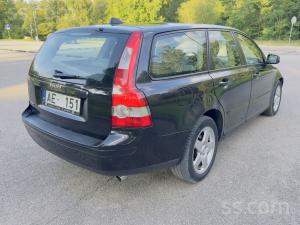 Черный Вольво В50 2006 в Добеле, объемом двигателя 2.40 л и пробегом 338 тыс. км за 1450 €, фото 5 на AUTOMOTO.COM.LV