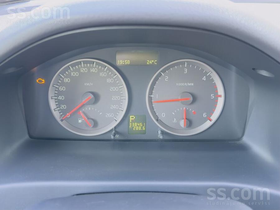 Черный Вольво В50 2006 в Добеле, объемом двигателя 2.40 л и пробегом 338 тыс. км за 1450 €, фото 10 на AUTOMOTO.COM.LV