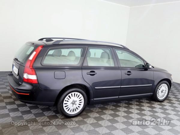 Melns Volvo V50 2006 Tallina, ar dzinēja tilpumu 2.00 L un nobraukumu 229 tūkst. km par 799 €, foto 3 vietnē AUTOMOTO.COM.LV