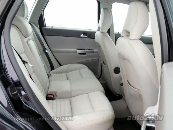 Melns Volvo V50 2006 Tallina, ar dzinēja tilpumu 2.00 L un nobraukumu 229 tūkst. km par 799 €, foto 7 vietnē AUTOMOTO.COM.LV