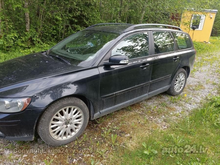 Melns Volvo V50 2006 Rapla, ar dzinēja tilpumu 1.60 L un nobraukumu 282 tūkst. km par 3000 €, foto 3 vietnē AUTOMOTO.COM.LV