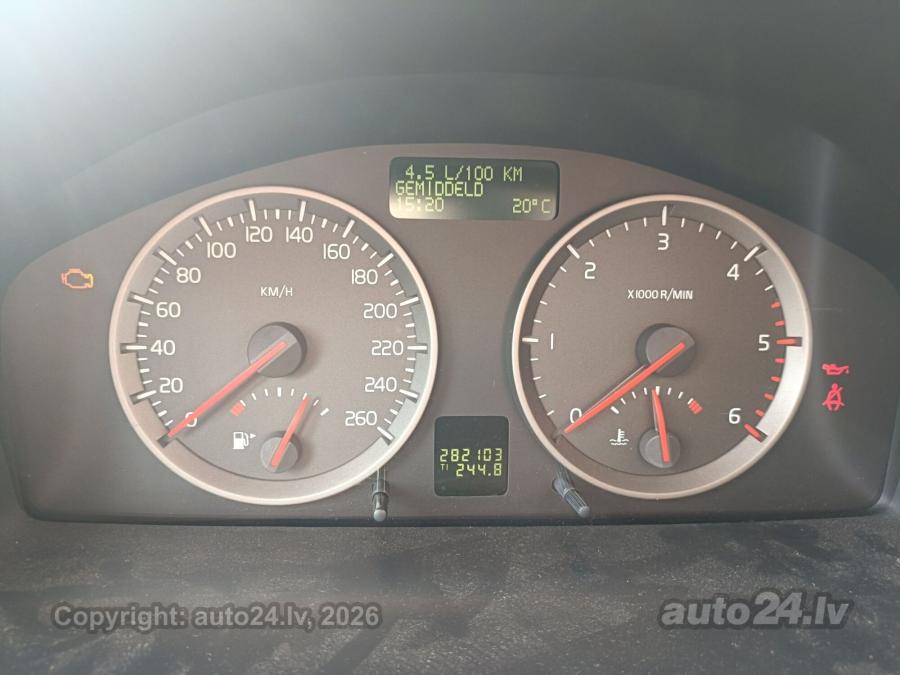 Melns Volvo V50 2006 Rapla, ar dzinēja tilpumu 1.60 L un nobraukumu 282 tūkst. km par 3000 €, foto 6 vietnē AUTOMOTO.COM.LV