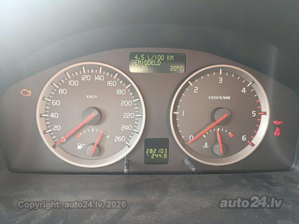 Black Volvo V50 2006 in Rapla, with an engine capacity of 1.60 L and mileage of 282 thousand km for 3000 €, photo 5 on AUTOMOTO.COM.LV