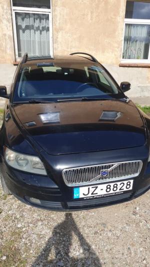 Black Volvo V50 2006 in Riga, with an engine capacity of 2.40 L and mileage of 325 thousand km for 1800 €, photo  on AUTOMOTO.COM.LV