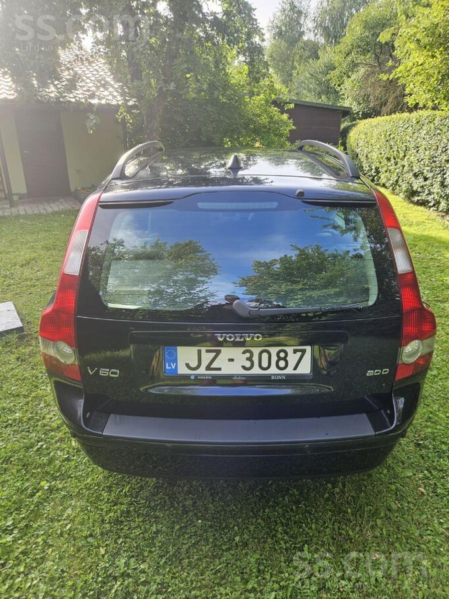 Melns Volvo V50 2006 Rīga, ar dzinēja tilpumu 2.00 L un nobraukumu 347 tūkst. km par 1550 €, foto 6 vietnē AUTOMOTO.COM.LV
