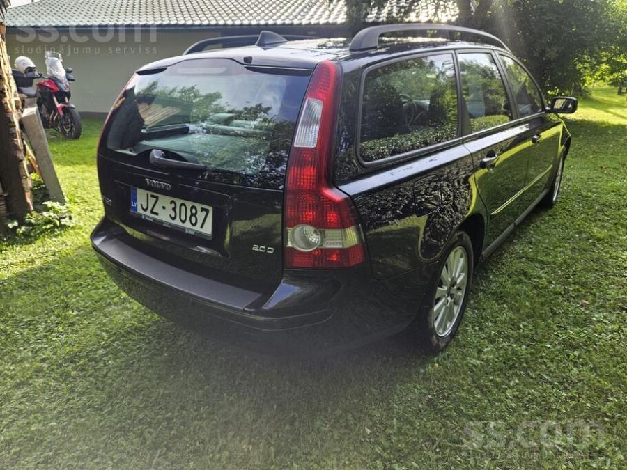 Melns Volvo V50 2006 Rīga, ar dzinēja tilpumu 2.00 L un nobraukumu 347 tūkst. km par 1550 €, foto 7 vietnē AUTOMOTO.COM.LV