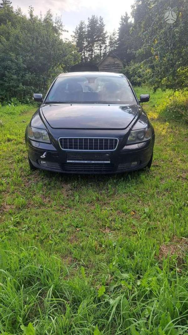 Black Volvo V50 2006 in Vilnius, with an engine capacity of 2.44 L and mileage of 290 thousand km for 350 €, photo 3 on AUTOMOTO.COM.LV